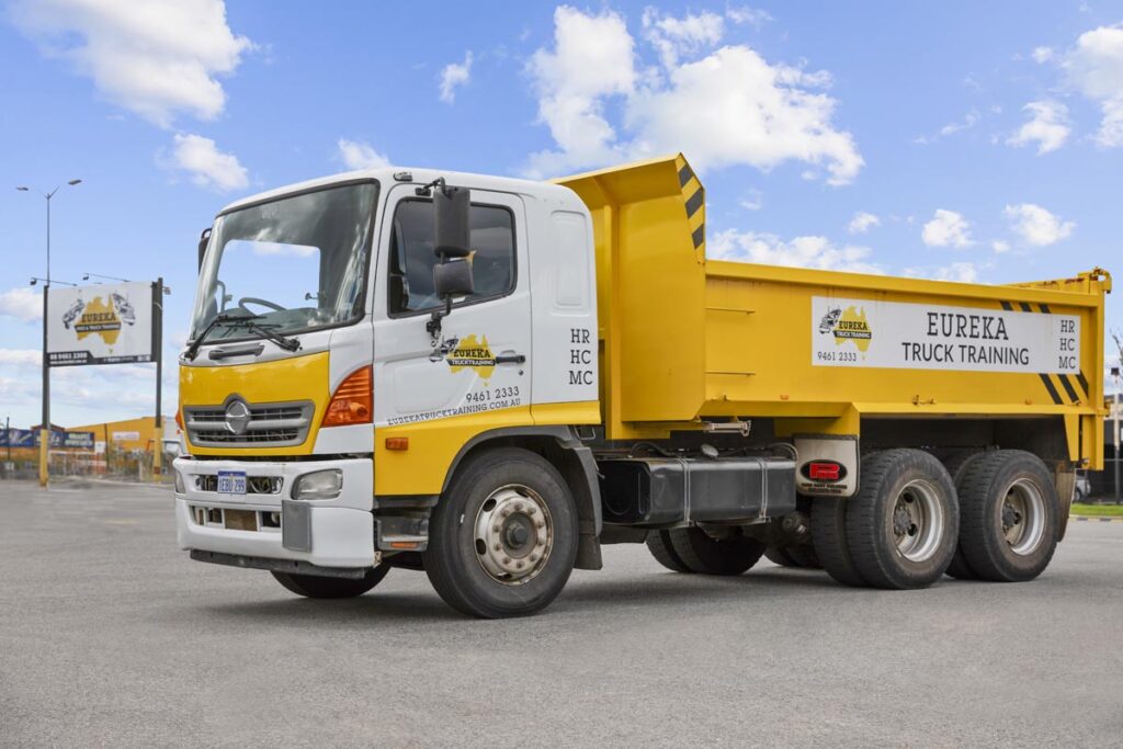 TLIC3004 Drive Heavy Rigid Vehicle – (HR-B) (Synchromesh) 4 Hours ...